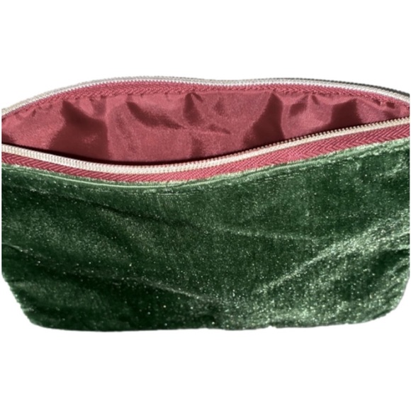 ipsy | Bags | Ipsy Green Velvet Bag New Gold Zipper Limited Edition ...